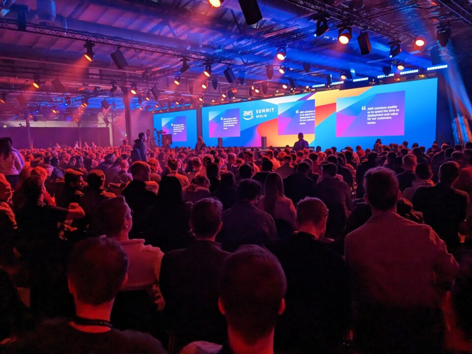 [レポート] AWS Summit Berlin 2023 キーノート #AWSSummit #KEY101 | DevelopersIO